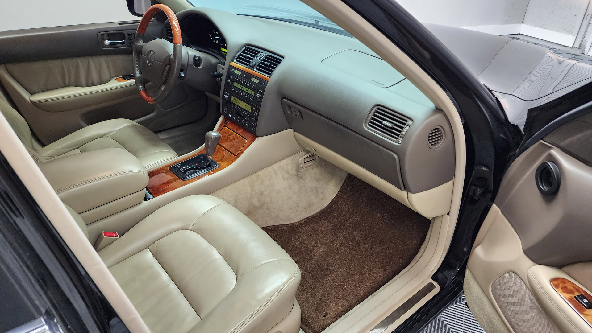 1999 Lexus LS 400 - Limited Edition Motorcars
