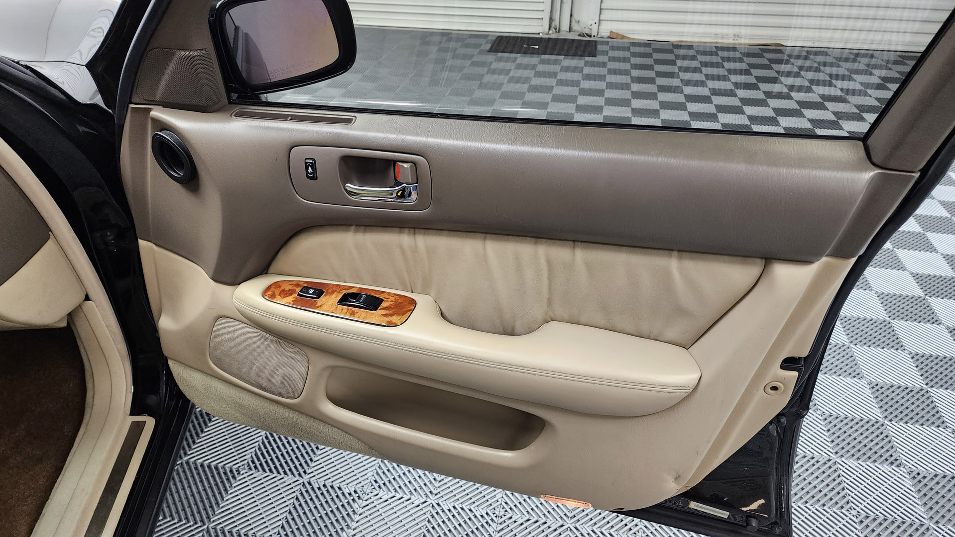 1999 Lexus LS 400 - Limited Edition Motorcars